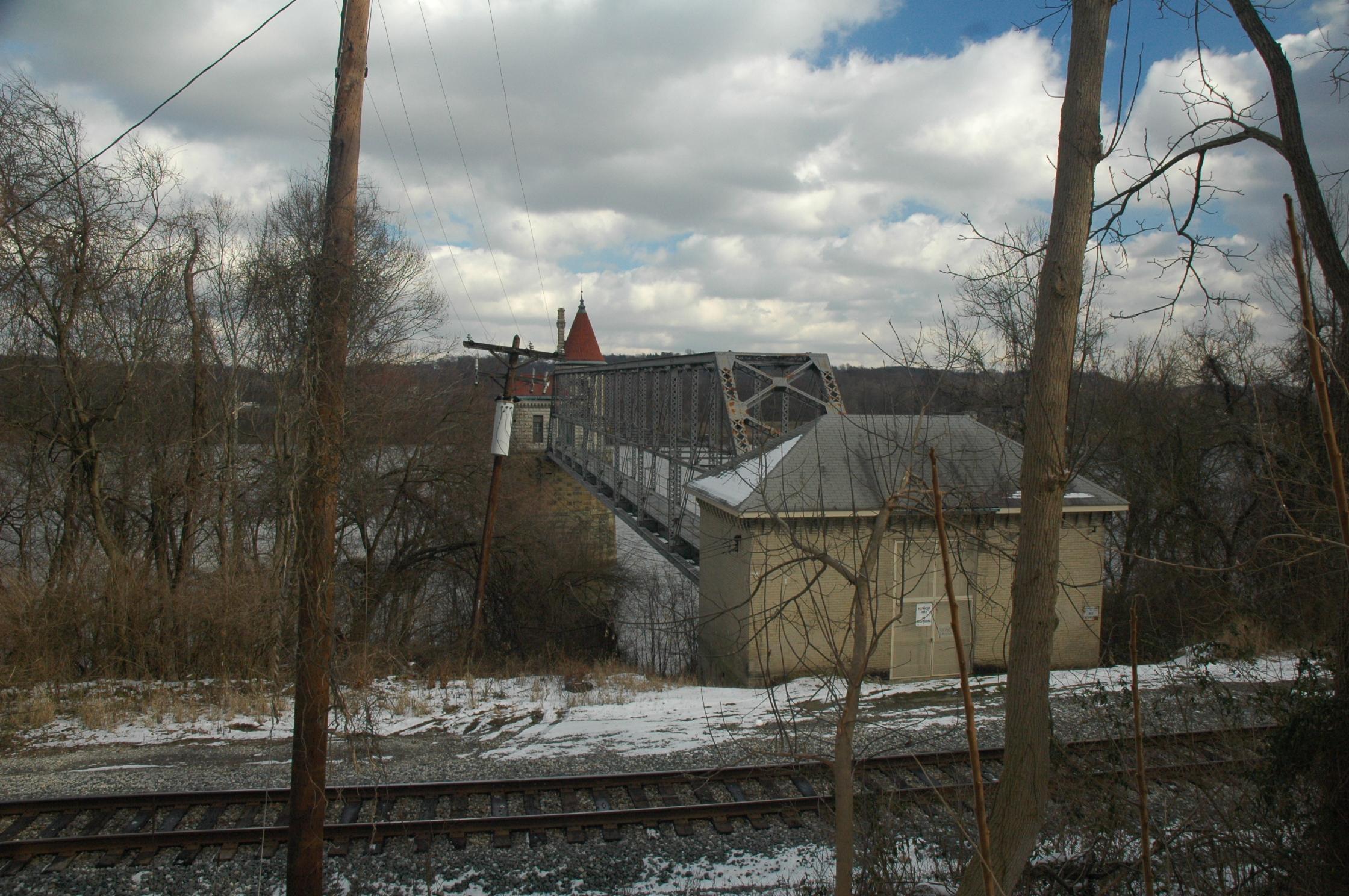 Cincinnati Municipal Water Intake Bridge & Pump House in 1906 ...